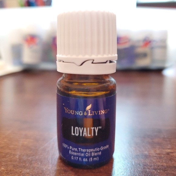 Young Living | Other | Young Living Loyalty Exclusive Essential Oil ...